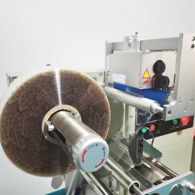 Upper Paper Horizontal Packaging Machine - Soonkpack