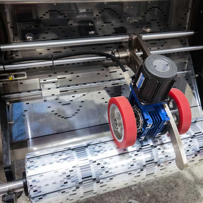 Vertical Granule Packing Machine | Liquid Form Fill and Seal Machines ...